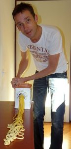 Home-made Bigoli alle Vongole – Stefan's Gourmet Blog