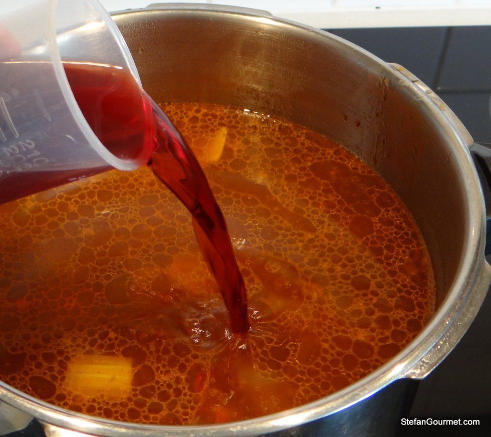 Brown Beef Stock – Stefan's Gourmet Blog