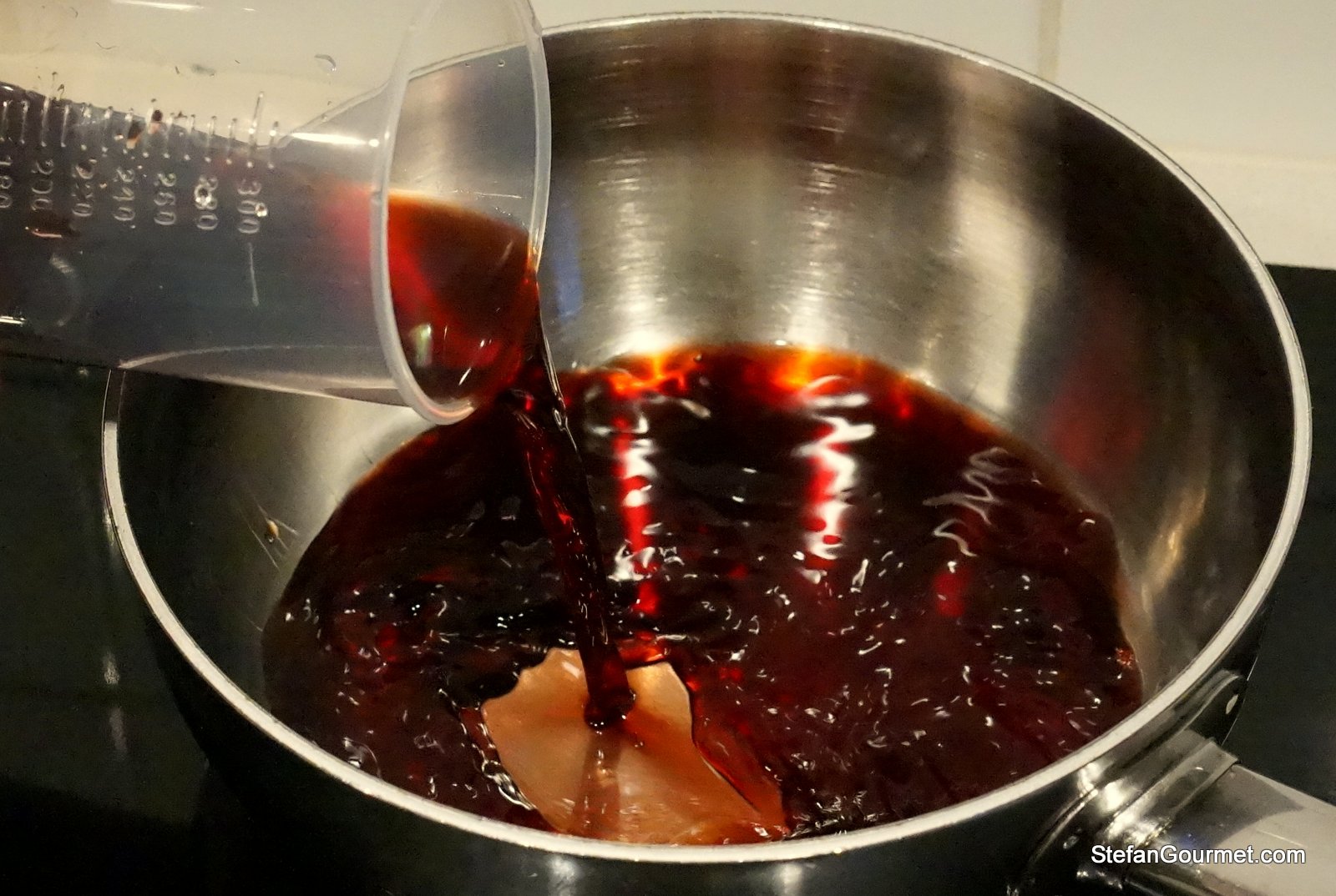Pears Poached in Port Wine (Stoofperen) – Stefan's Gourmet Blog
