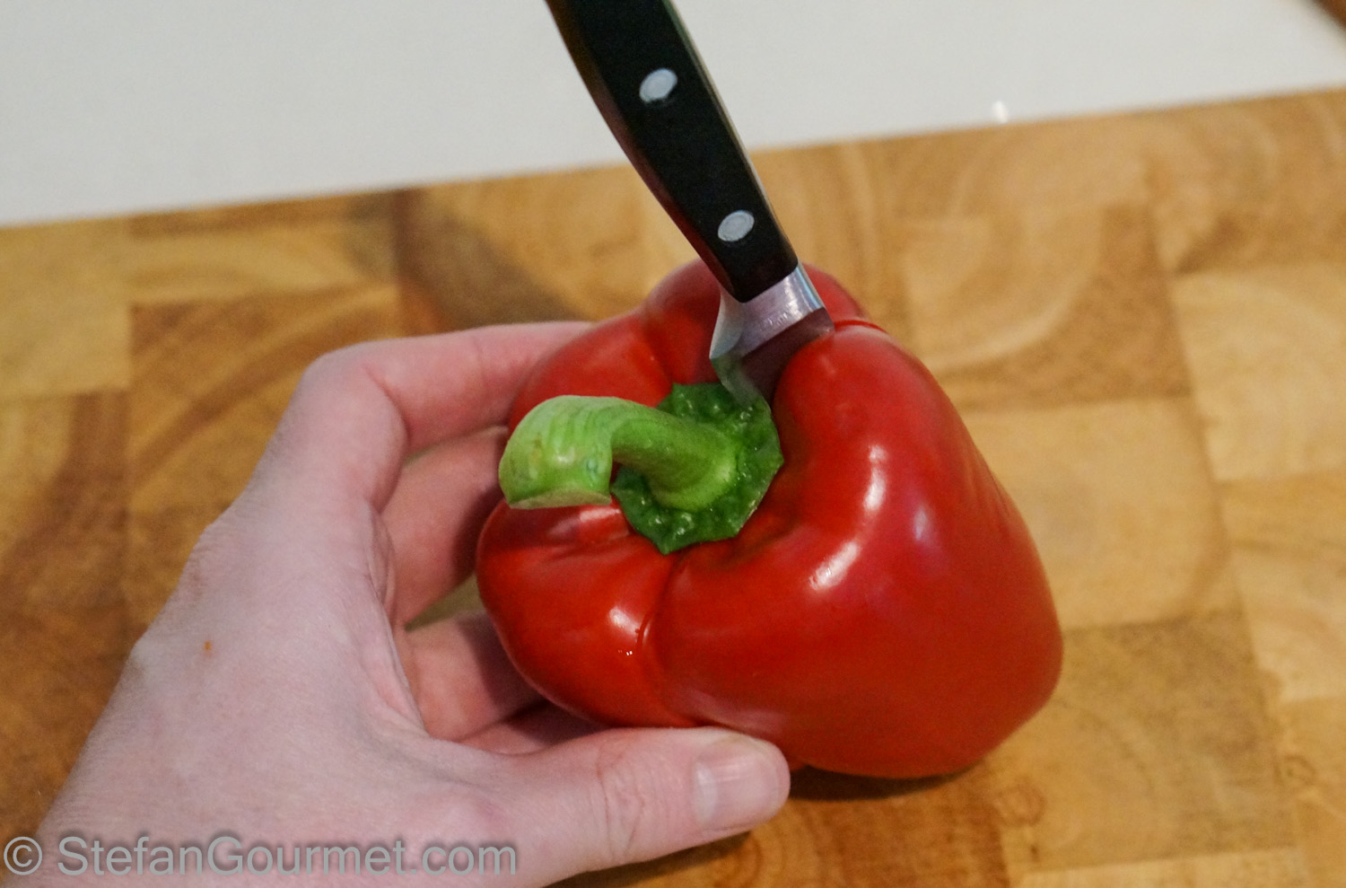 How to Cut a Bell Pepper – Stefan's Gourmet Blog