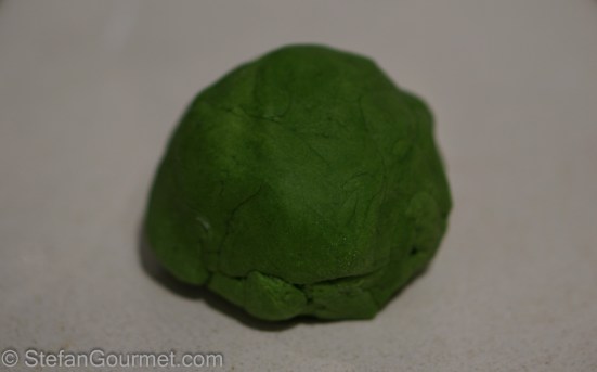 Green Ravioli with Ham – Stefan's Gourmet Blog