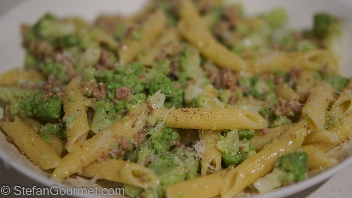 Pasta with Romanesco and Sausage (Pasta con broccolo romano e salsiccia ...
