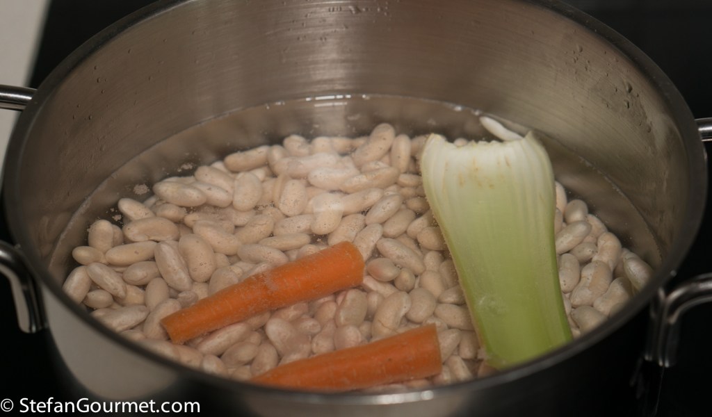 Tuscan Bean Soup (Minestra di Fagioli) – Stefan's Gourmet Blog
