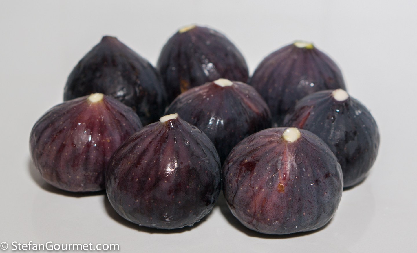 Fresh Figs Poached in Red Wine or Port – Stefan's Gourmet Blog