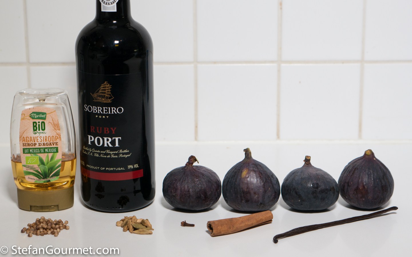 Fresh Figs Poached in Red Wine or Port – Stefan's Gourmet Blog