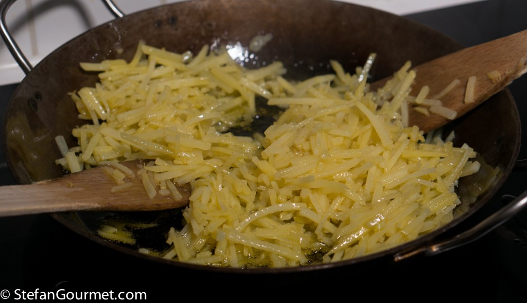 Bacalhau à Brás (Portuguese Salted Cod with Potatoes, Onions, and Egg ...