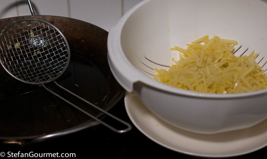 Bacalhau à Brás (Portuguese Salted Cod with Potatoes, Onions, and Egg ...