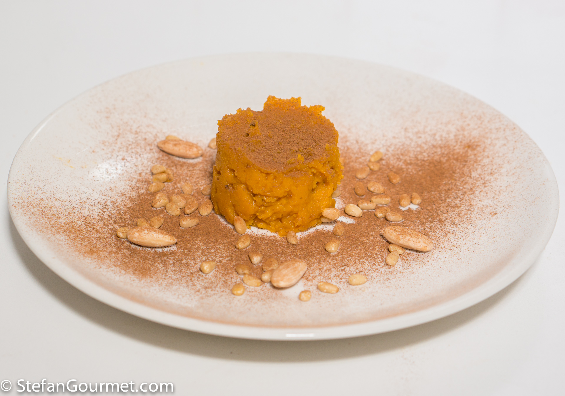 Pumpkin Puree with Almonds, Pine Nuts, Honey and Cinnamon (Doce de ...