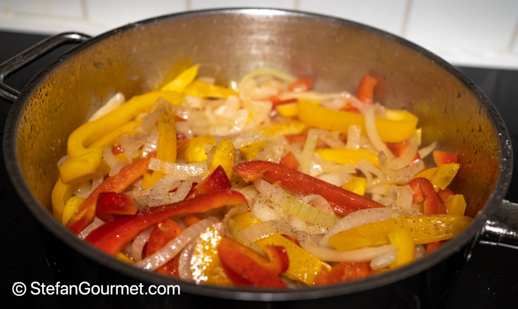 Cebolada de Atum (Tuna with Onions and Bell Peppers) – Stefan's Gourmet ...