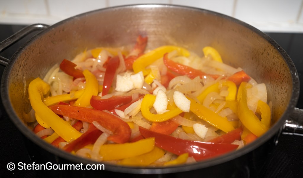 Cebolada de Atum (Tuna with Onions and Bell Peppers) – Stefan's Gourmet ...