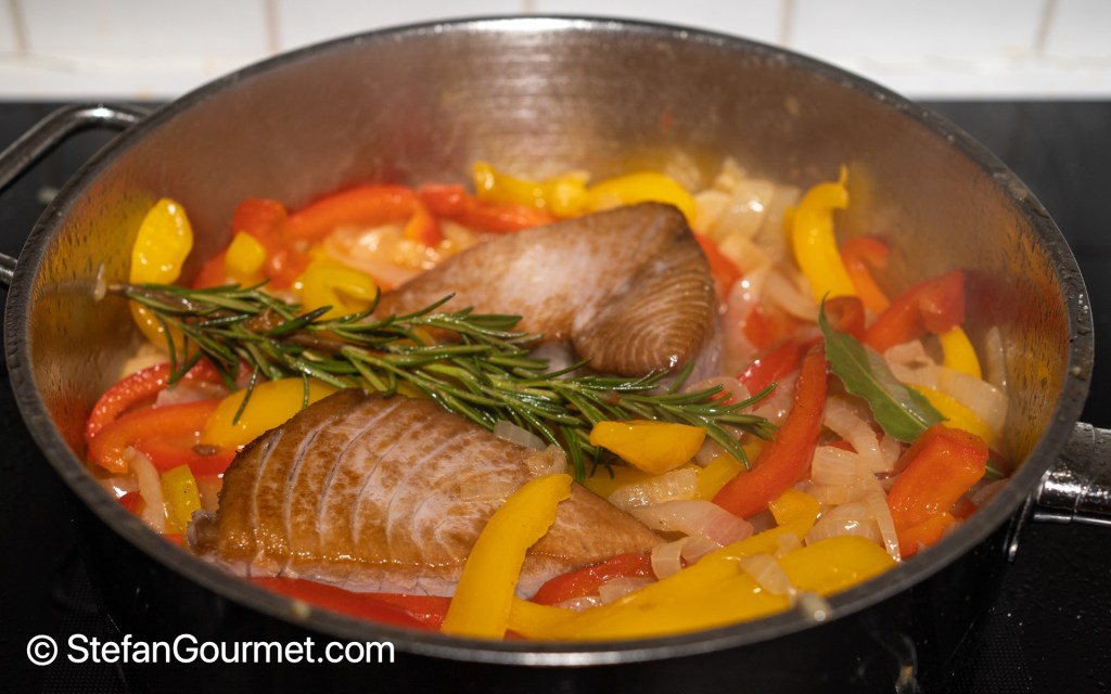 Cebolada de Atum (Tuna with Onions and Bell Peppers) – Stefan's Gourmet ...