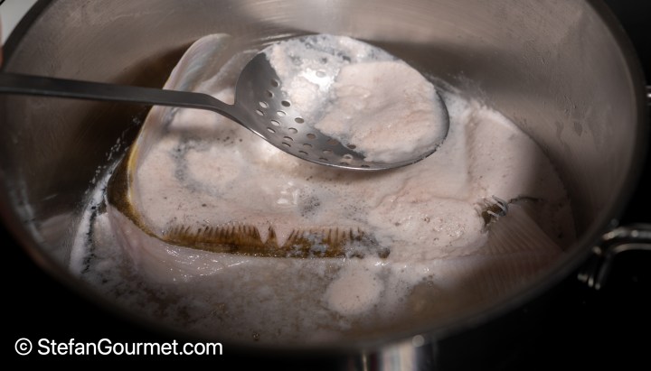 Gaeng Som (Thai Sour Curry with Shrimp) – Stefan's Gourmet Blog