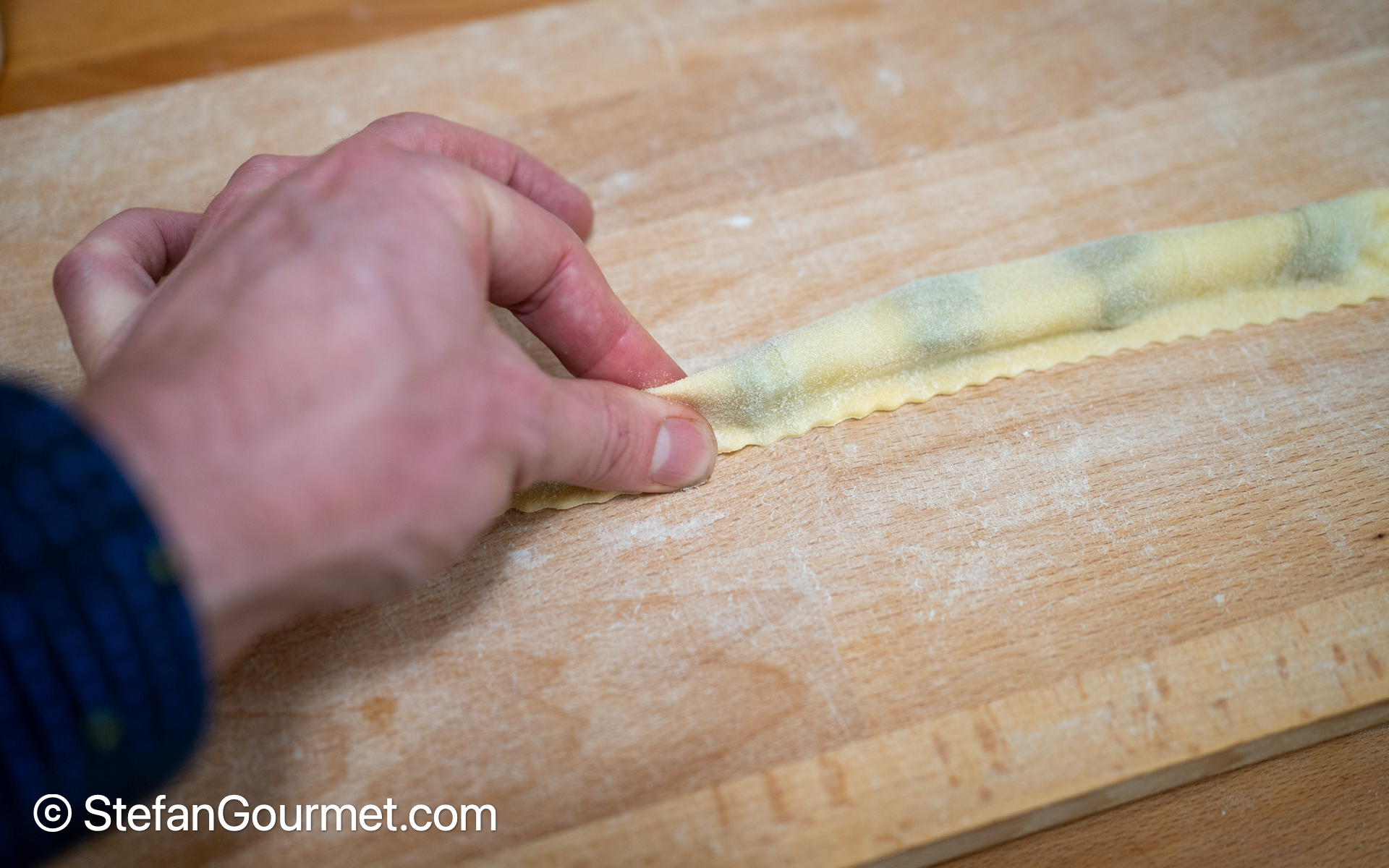 Ravioli del Plin al Sugo d’Arrosto (Meat Ravioli from Piemonte ...
