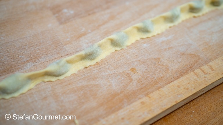 Ravioli del Plin al Sugo d’Arrosto (Meat Ravioli from Piemonte ...