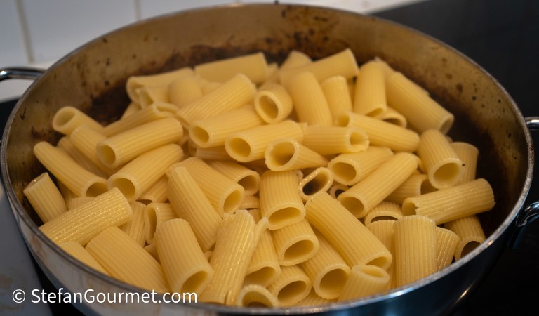 Rigatoni Strascicati col Ragù (Pasta with Florentine Meat Ragù ...