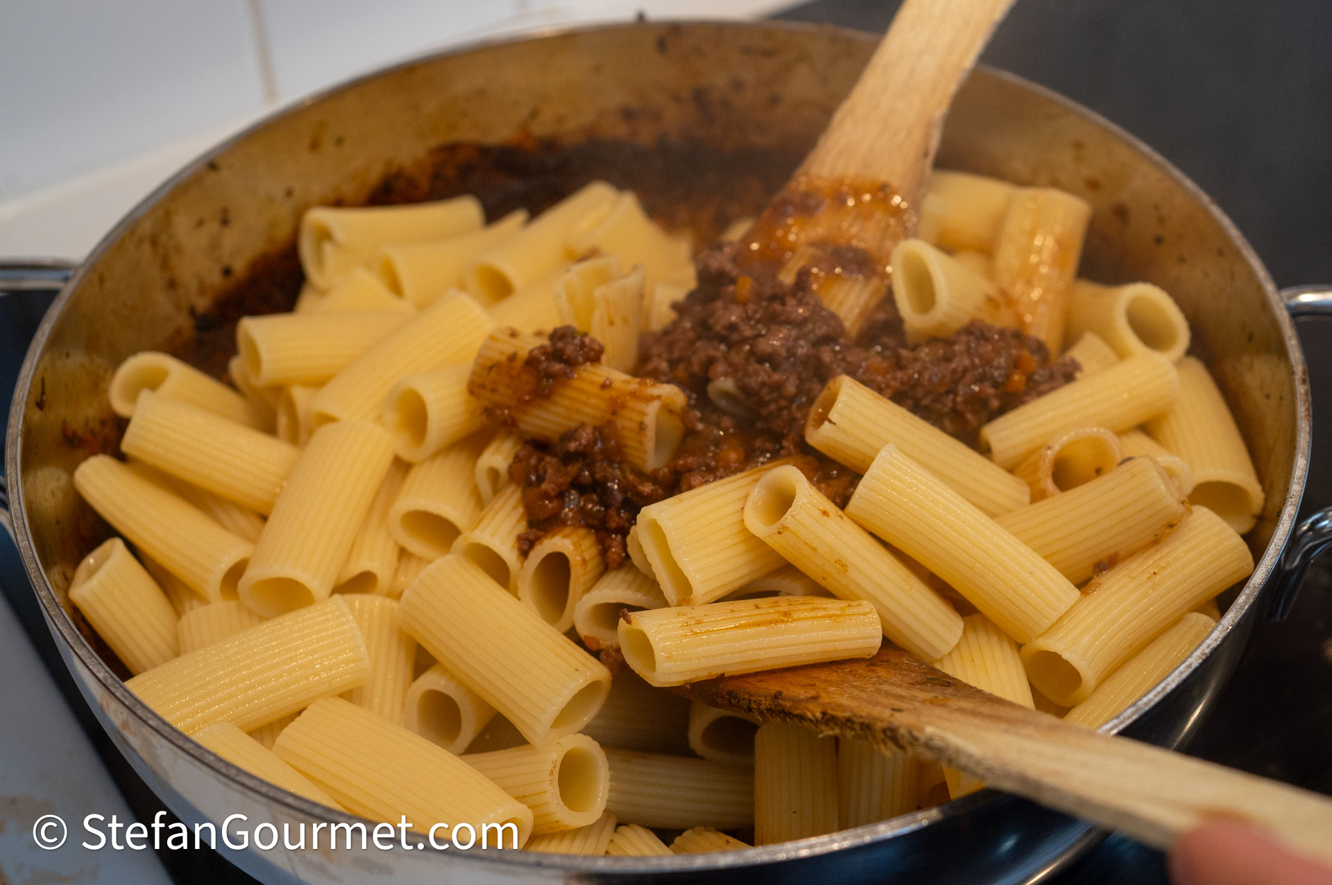 Rigatoni Strascicati col Ragù (Pasta with Florentine Meat Ragù ...
