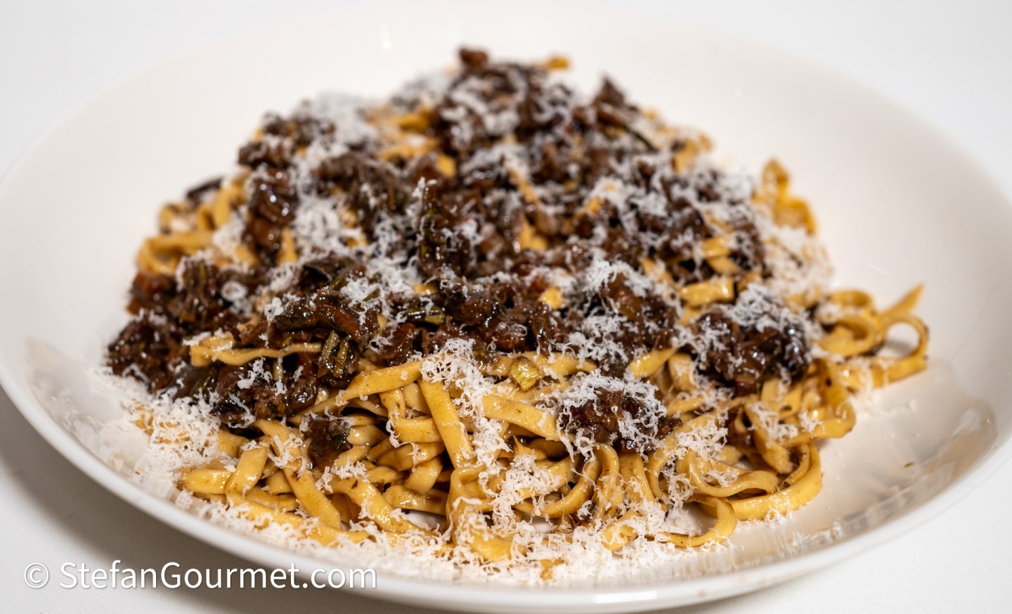 Fresh Pasta with Beef and Porcini Mushroom Ragù (Tajarin al Ragù di ...