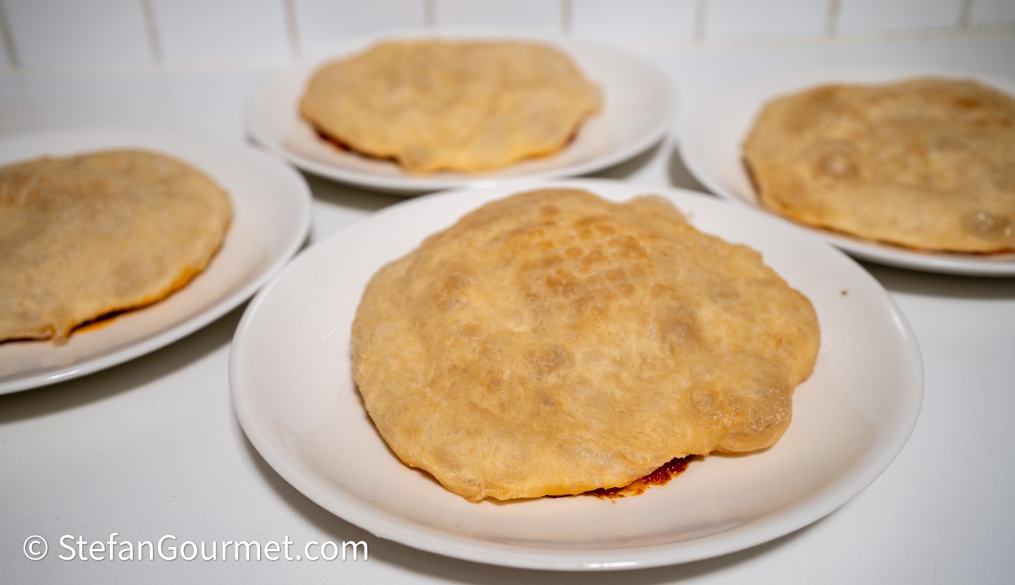 Aria Fritta (Deep Fried Pizza) – Stefan's Gourmet Blog