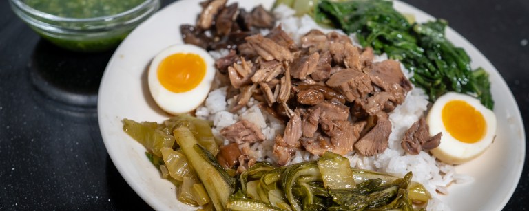 Thai Pork Leg Sous Vide on Rice (Kao Ka Moo / Khao Kha Mu / ข้าวขาหมู ...