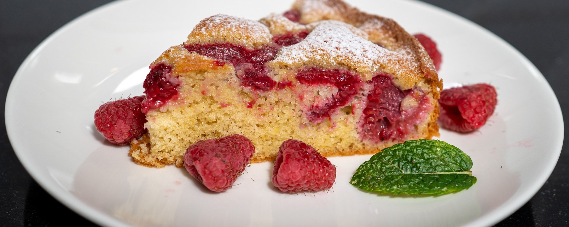 Delicious Raspberry Almond Cake Recipe: A Taste of Italy