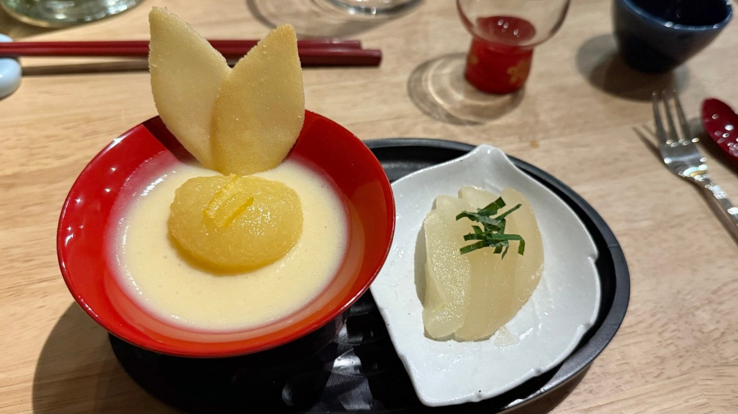Hokkai Kitchen: Excellent sushi and sake in IJmuiden